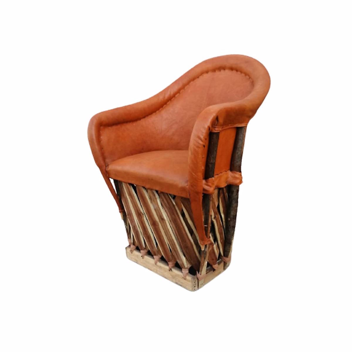 Mueble Silla Equipal Tradicional Mexicano Estilo Charro en Color Naranja hecho por Equipales San Jose, Ideal para tu hogar, bar, restaurante, jardin, oficina, playa, hotel artesanal