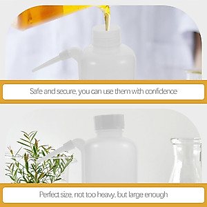 ULTECHNOVO Tattoo Wash Bottle Wash Bottles - 4Pcs 500ml Safety Wash Bottles Plastic Empty Filling Bottles Screw Cap with Down Spout for Dispensing Liquid Labs Watering Tools
