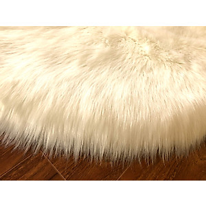LAMBZY Faux Sheepskin Hypoallergenic Free Shape Silky Shag Rug, Luxury Shaggy Silky Plush Carpet for Bedrooms Rugs Living Rooms Sofa Floor Rugs (Octo 8 Pelts 6'x8', 180x240cm, Cream)