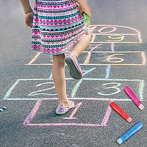 Sidewalk Chalk Holders Railroad Chalk Holder Plastic Adjustable Chalk Clip Holder for Teachers Students Office or Classroom (5)