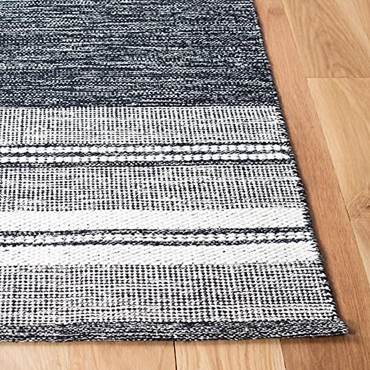 SAFAVIEH Striped Kilim Collection 4' x 6' Ivory / Black STK506A Handmade Flatweave Cotton Area Rug