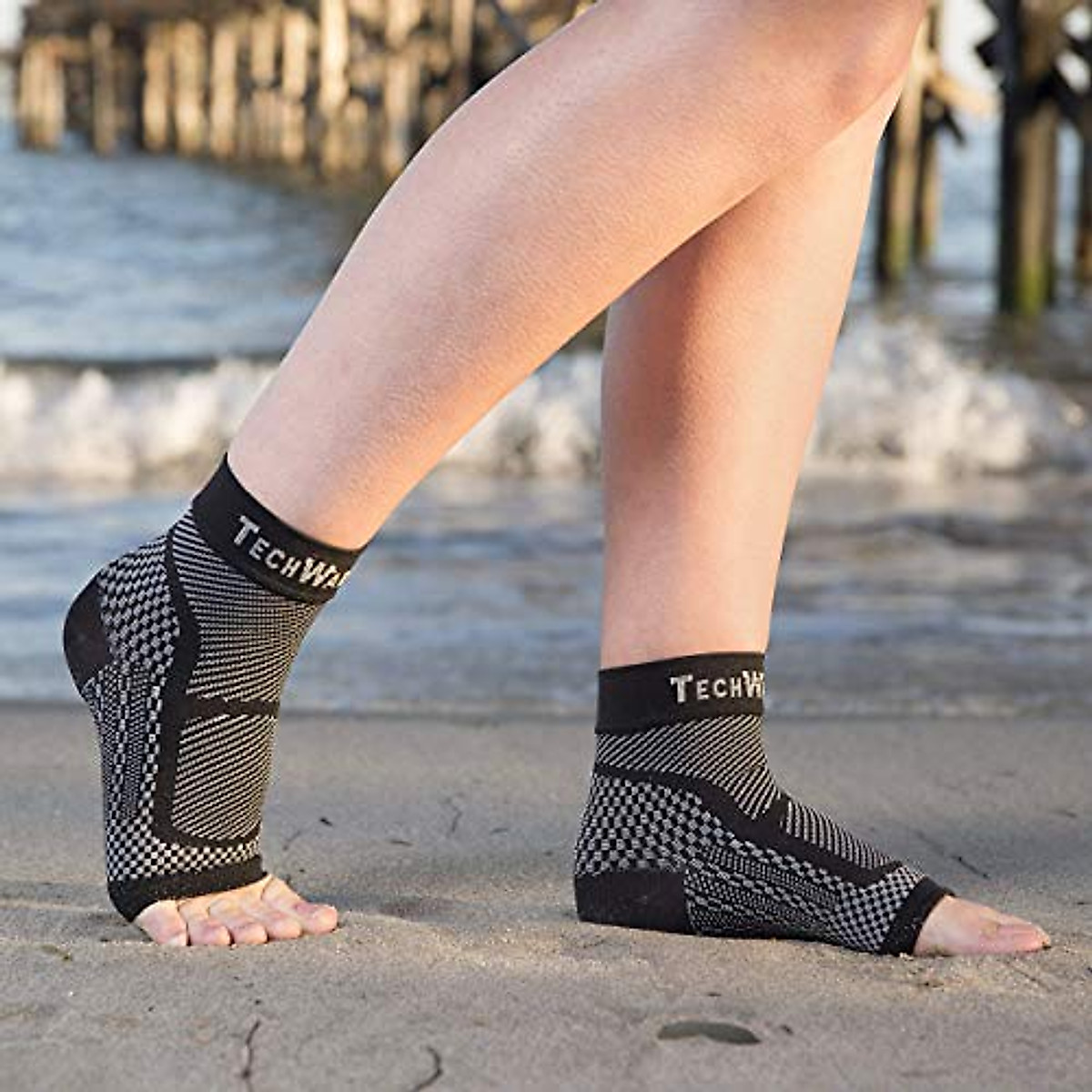 TechWare Pro Compression Sock Sleeve 2 Pr Bundle Black & White S/M