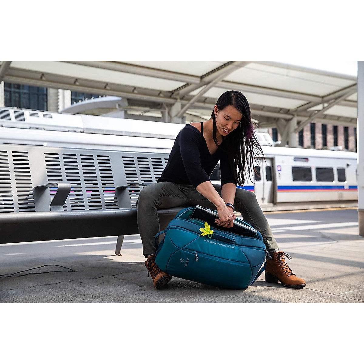 Deuter AViANT Carry on Pro 36 SL Women’s Travel Backpack - Denim/Arctic