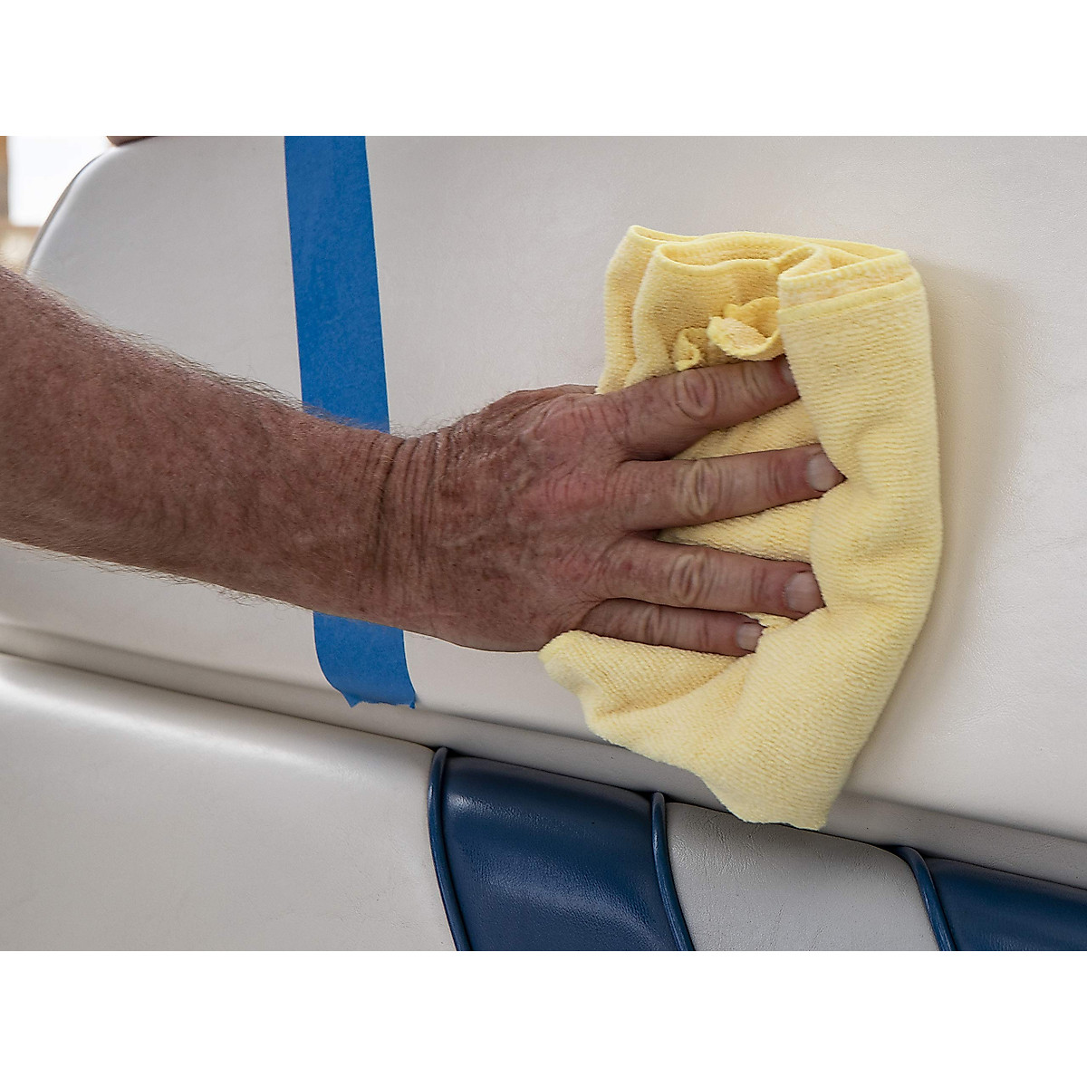 Meguiar's M5716SP Marine/RV Vinyl & Rubber Cleaner & Protectant - 16 Oz Spray Bottle