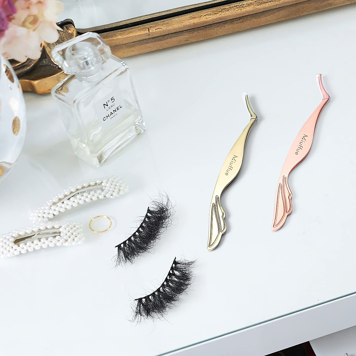 Miuffue Lash Applicator Tool DIY False Eyelash Applicator Tool Stainless Steel Curved Eyelash Tweezers for Clusters and Strip Lashes, Rose Gold