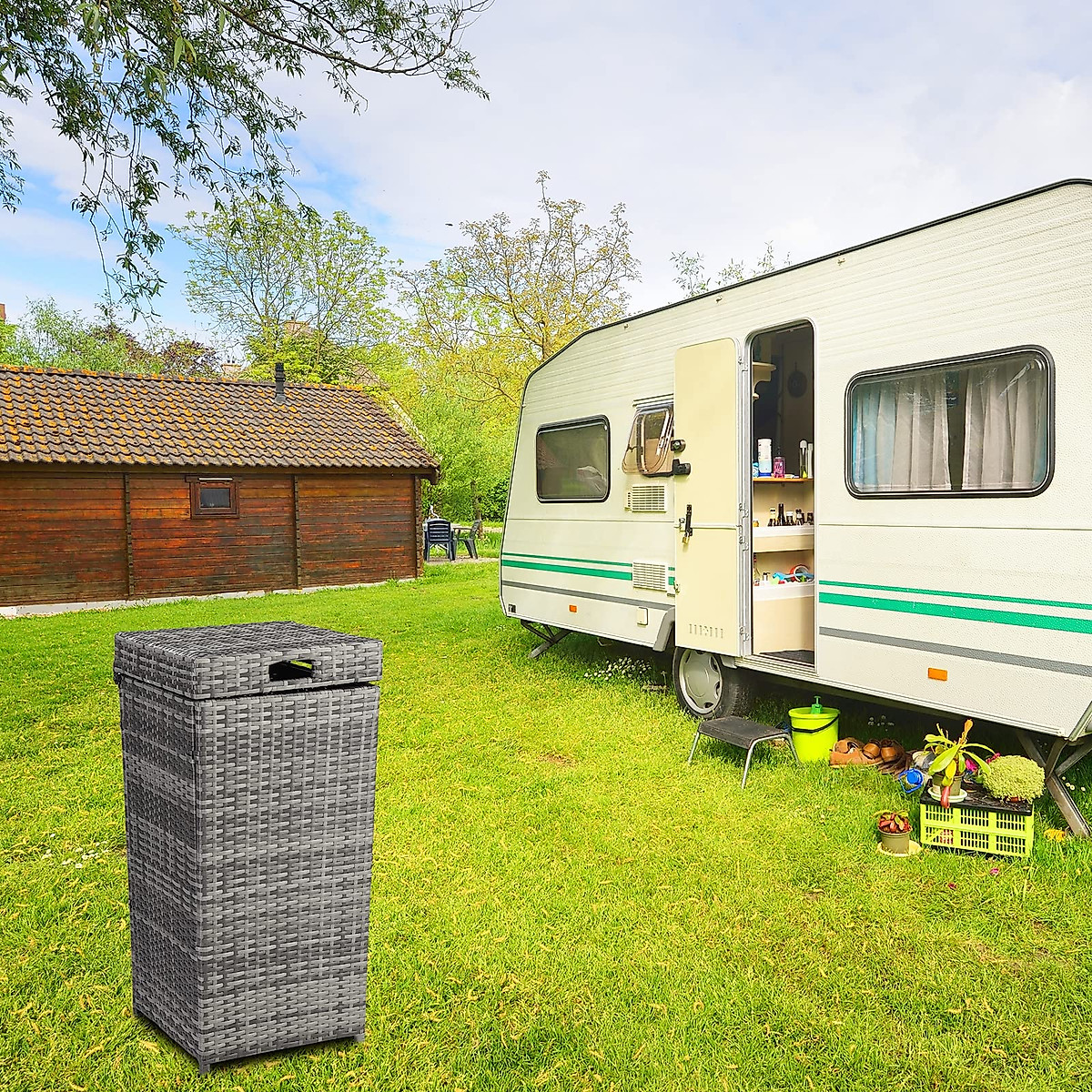 Outdoor Backyard Wicker Trash Can with Lid PE Rattan Steel Frame Waste Basket Trash Bin for Patio, Backyard, Lawn, Porch, Deck and Indoor Kitchen, Bathroom 31 Inch Tall Trash Can 24 Gallon Gary