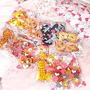 200pcs Small Self Adhesive Treat Bags Decorated Cookie Bags Resealable Treat Bags Heart Cellophane Plastic Individual Candy Bags for Wedding Valentine's Day Birthday Party 3.94" x 3.94"