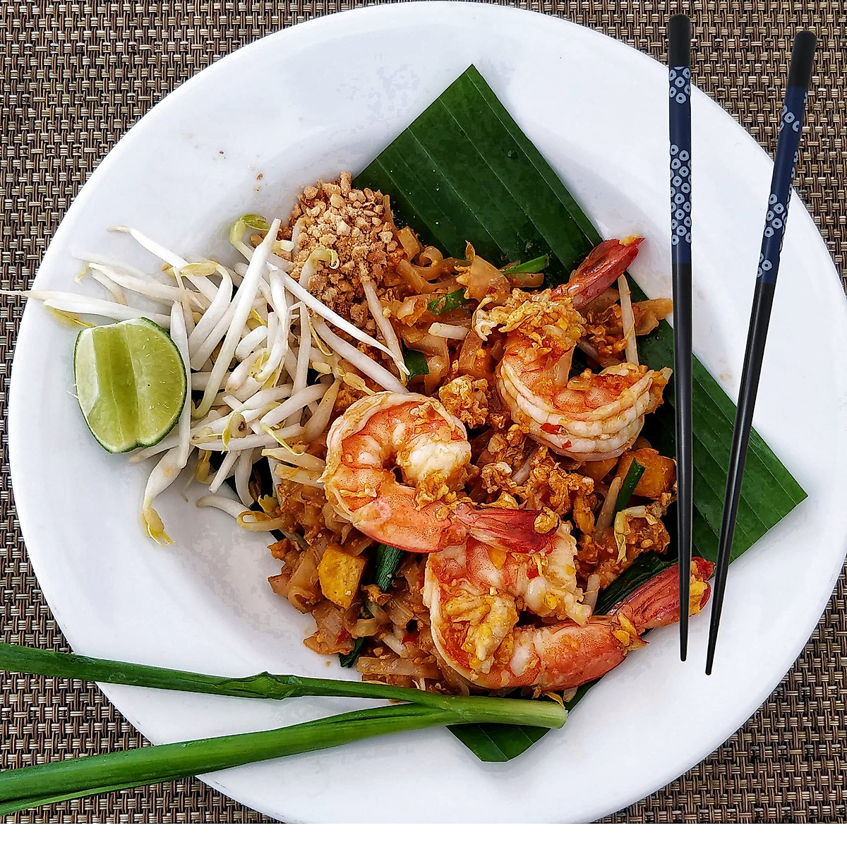 Black and Blue Bamboo Chopsticks with Rest, Reusable Chopstick Set for Sushi, Ramen, and Noodles, Japanese Kitchen Supplies, 9.75 Inches