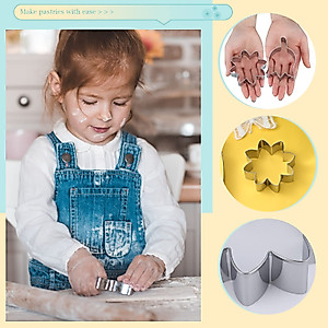 12 Pieces Flower Cookie Cutters Spring Cookie Cutters Set Jar Bee Butterfly Cherry Blossoms Tulip Flower Green Leaves Cookie Cutters Fondant Biscuit Cutters for Spring Holiday Summer Party Supplies