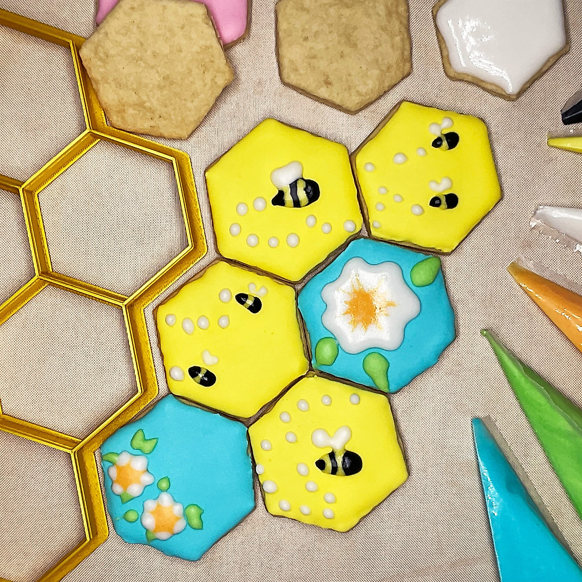 Multi 2.25" Hexagon Geometric Cookie Cutter, Honeycomb Multicutter for Dough, Fondant, Clay (Hexagon (2.25 inch))