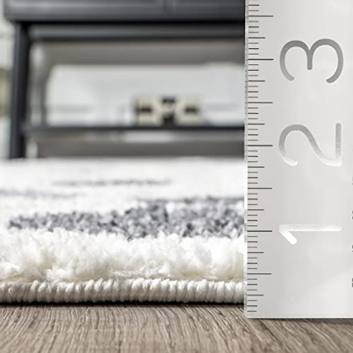 nuLOOM Rudy Transitional Polka Dot Tasseled Area Rug, 6' 7" x 9', Beige