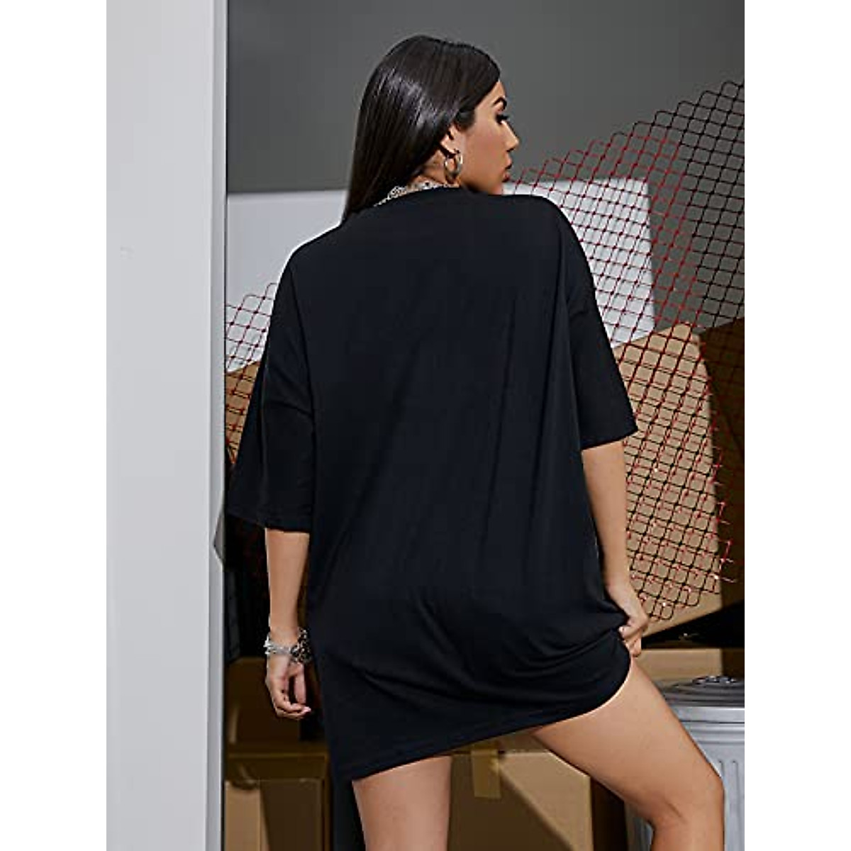 WDIRARA Women's Graphic Short Sleeve Drop Shoulder Oversized Tee Round Neck T Shirts Letter Print Black M