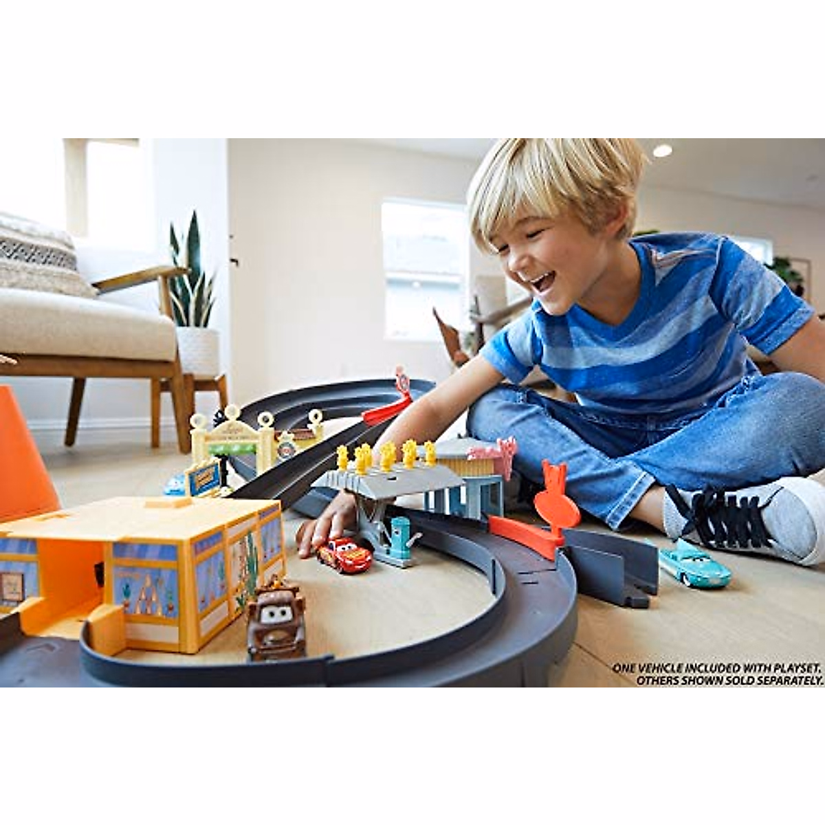 Disney Cars Toys Race Around Radiator Springs Playset