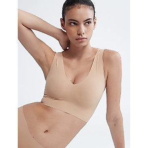 Calvin Klein Women's Invisibles Lightly Lined V Neck Bralette Bra, -bare, M