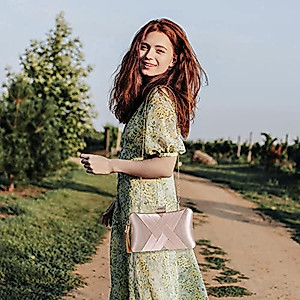 Tanpell Women's Evening Clutch Bags Silk Satin Party Handbags Bridal Wedding Purses with Tassel Pendant Light Apricot