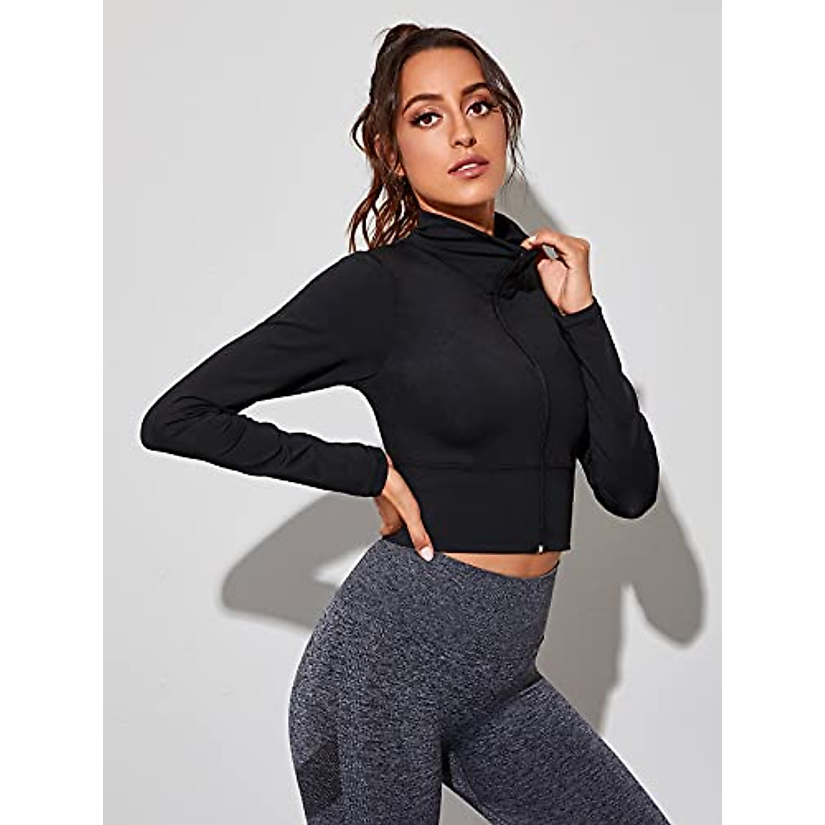 SOLY HUX Women's Lightweight Full Zip Athletic Long Sleeve Crop Running Workout Yoga Sportwear Jacket Black M