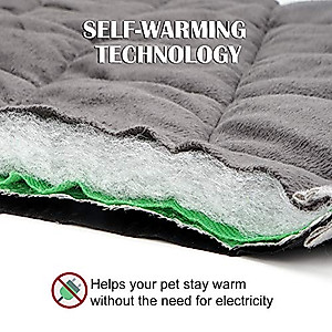 ULIGOTA Self Heating Cat Mat Thermal Pet Bed Mat Self-Warming Pet Crate Pad