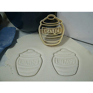 HONEY HUNNY POT WINNIE THE POOH CARTOON MOVIE BOOK COOKIE CUTTER MADE IN USA PR797