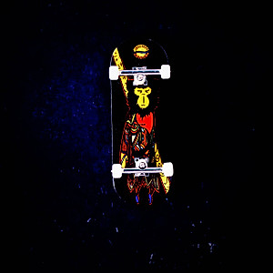 NOAHWOOD Crown LOGO Wheels iii White (ABEC-5 Bearing) + (Gift Prince Trucks) (Gift 34mm Silvery Hanger + Black Baseplate)