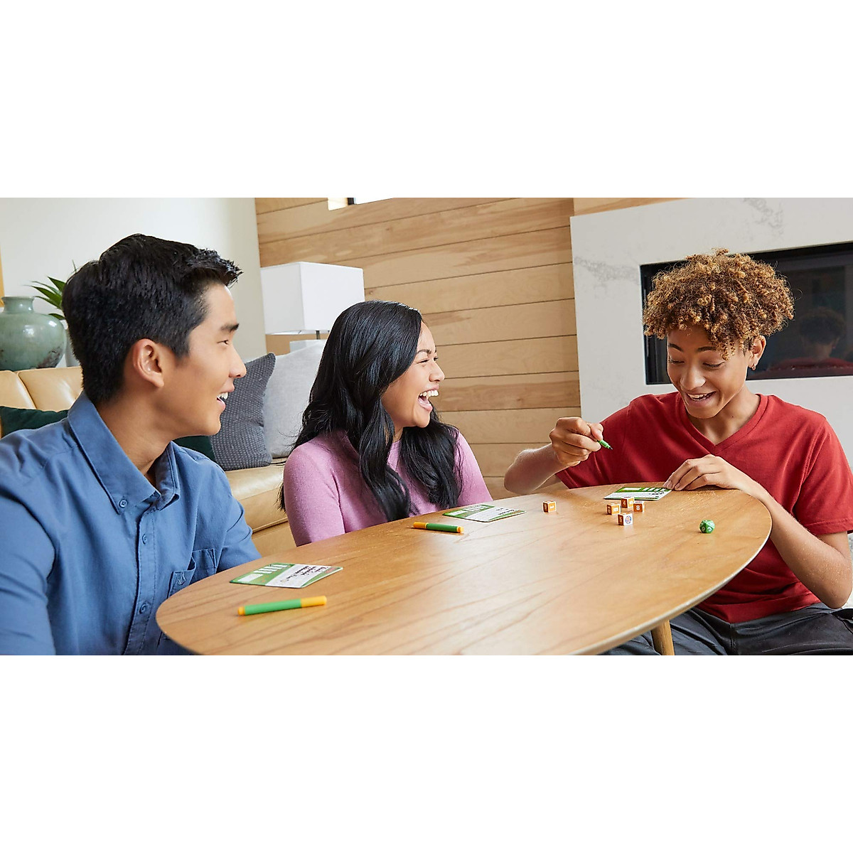 Mattel Games Skip-Bo Roll & Write Family Dice Game with Dry Erase Boards and Markers for 7 Years Old and Up, Multicolor