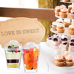 CHENGU 5 oz Clear Plastic Dessert Cups with Lids and Tasting Spoons Disposable Square Dessert Cups Plastic Mini Dessert Tumbler Appetizer Cups for Party Weddings Desserts Appetizers Mousse(125 Sets)