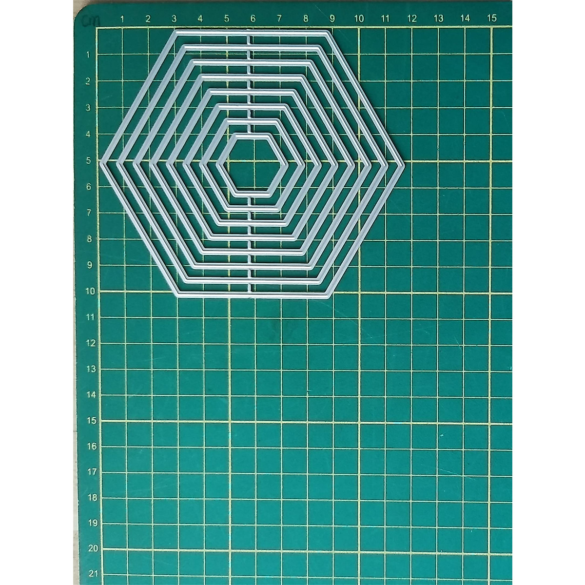 FAWENUCY Scrapbooking Die-Cuts, Layering Frame Metal Cutting Dies for Card Making, Paper Craft Punch Template, Background Embossing Stencils, DIY Album Décor (8 Pcs Hexagon-11.7x10.2cm)