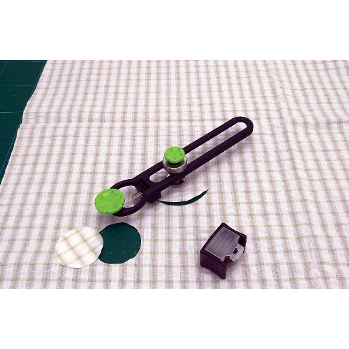 NT Cutter Fabric Circle Cutter, 1-3/16 Inches ~ 8-11/16 Inches Diameter, 1 Cutter (C-2000P)