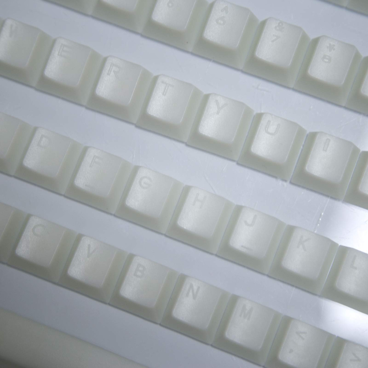 HMANE 109 Keys POM Jelly Keycaps Set, Rainbow Blank Doubleshot Translucent OEM Profile Mechanical Gaming Keyboard Keycaps for 60ï¼…/87 TKL/104/108 Cherry MX Switches (White/Top Printed)