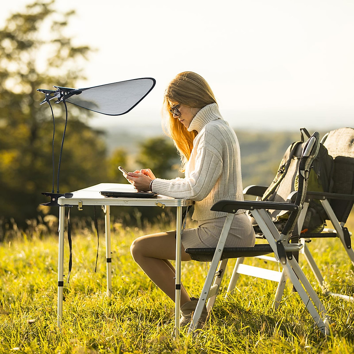 2 PCS Laptop Sun Shade with Adjustable Clip, Portable Laptop Visor for Working Outside Flexible & Foldable Cubicle Shade Cover for Laptop Computers Beach Chairs, Pets and Strollers