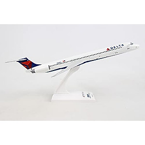 Daron Skymarks Delta Md-88 Model Kit (1/150 Scale)