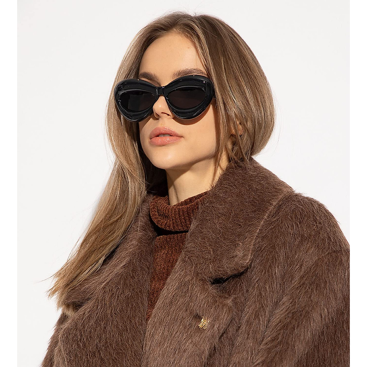 Akirawang Fashion Trendy Cat-eye Sunglasses for Women Oversized Thick Frame Sexy Lip Candy Color Glasses Designer Style