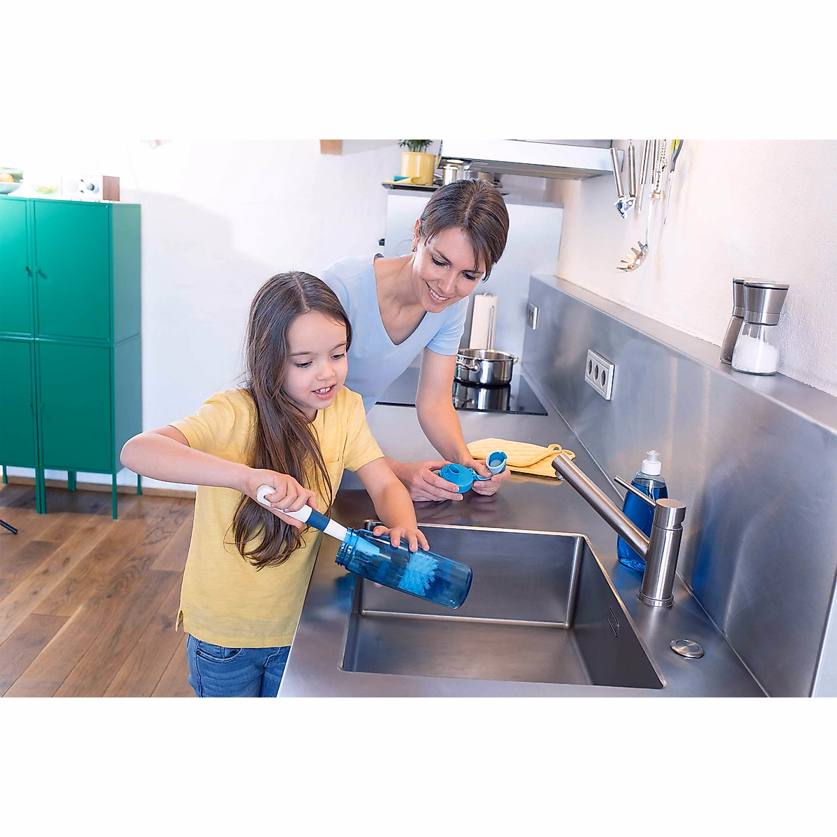 Unger 16” Flexible Glass & Bottle Scrub Brush – Extra-Long Cleaning Brush, Water Bottle Brush, Non-Scratch Cleaning Brush, Scrubbing Brush, Travel Mugs, Pitchers, Vases, Coffee Mugs & Decanters