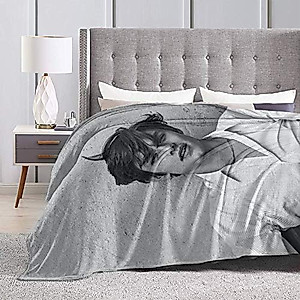 LONGTING Louis Partridge Flannel Blanket Luxury Microfiber Throw Blankets Lightweight Tapestry for Bed Sofa Couch Living Room Home Office Beach Picnic Car Travel 50"x40"