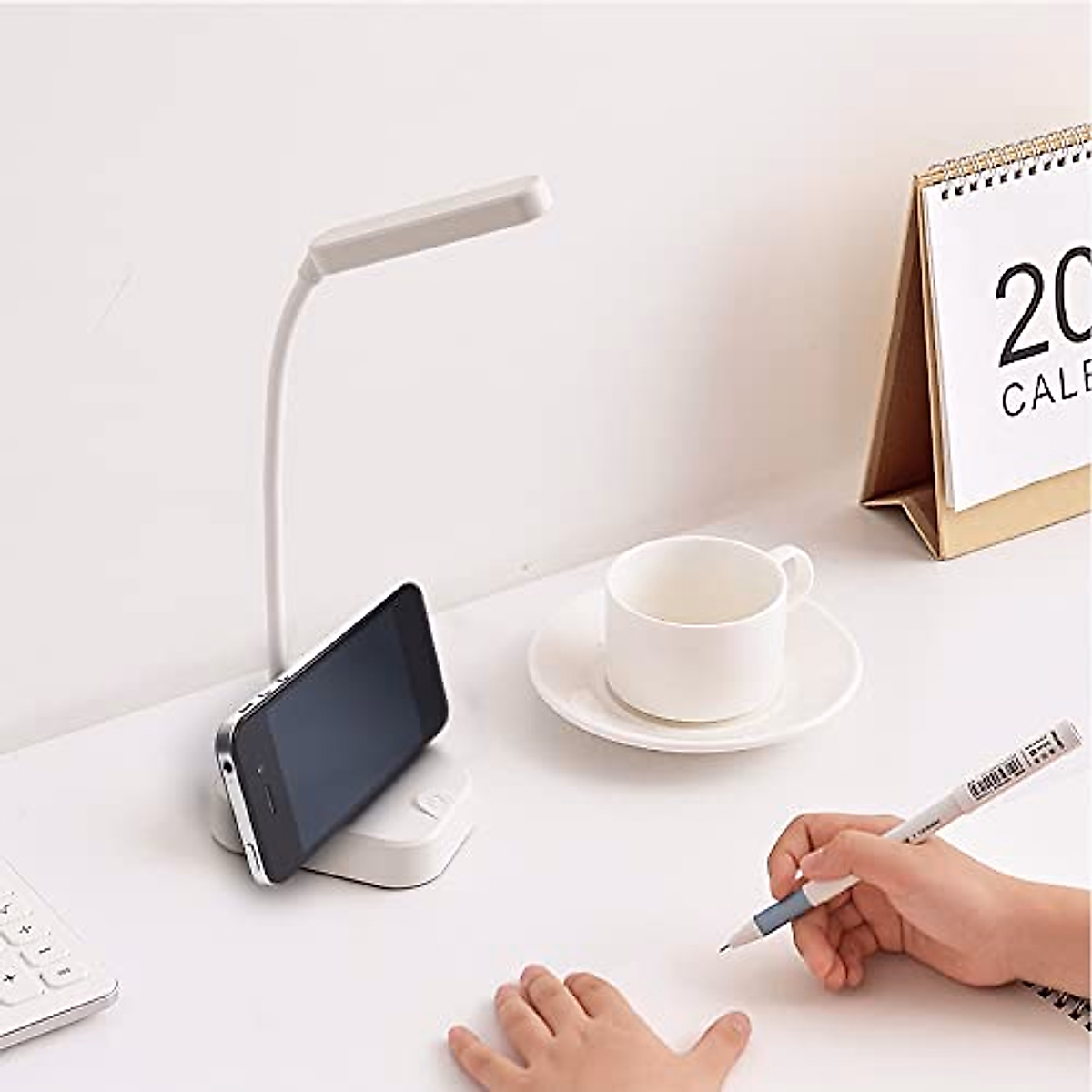 Battery powered desk lamp,White desk lamp with usb charging port,Small table cordless lamp,Desk lamps for home office,Mini portable light,Suitable for children at home to study and reading books