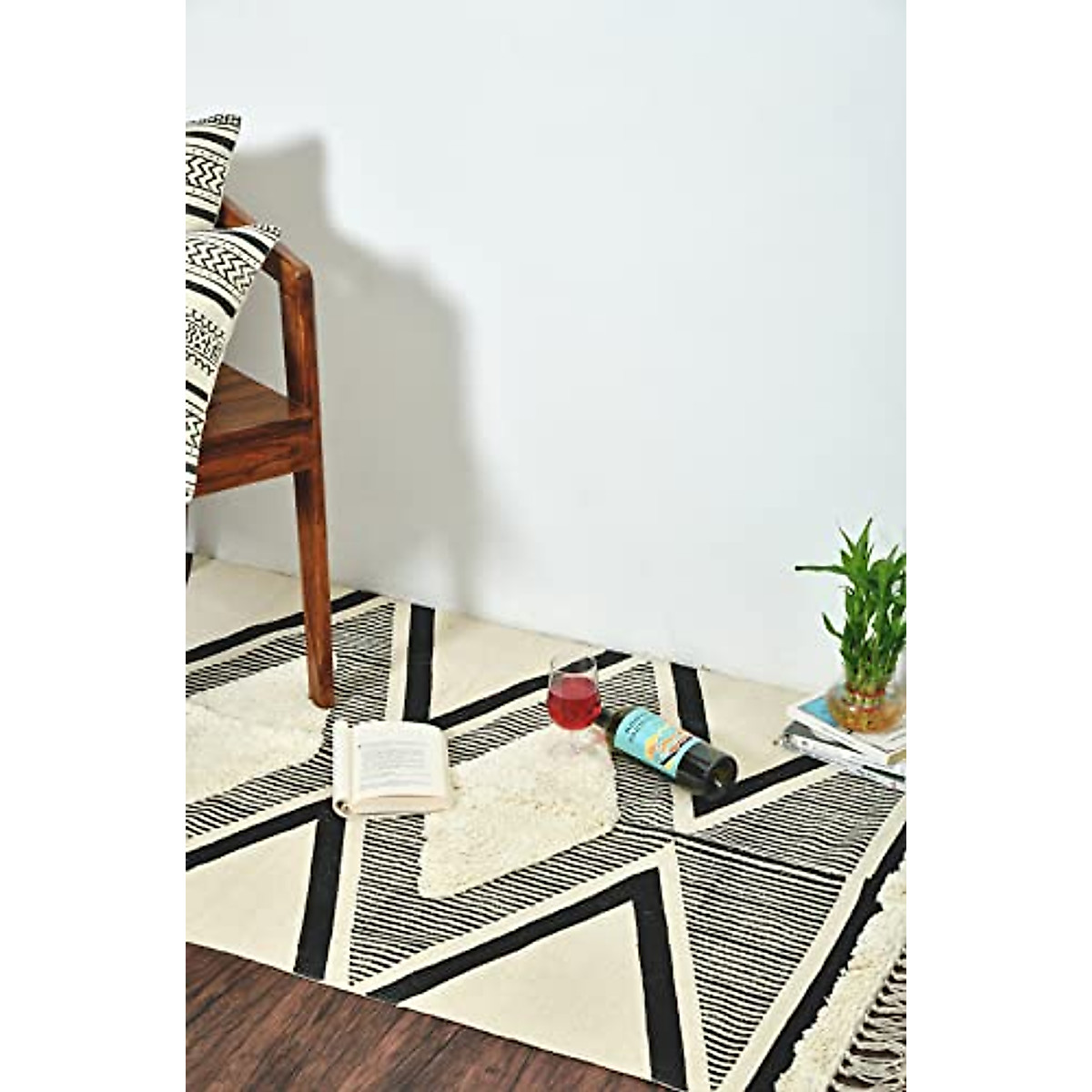 HOMEMONDE Boho Tufted Small Area Rug Washable 2x3 ft Cotton Geometric Woven Farmhouse Shaggy Throw Area Rug with Tassels for Entryway, Doormat, Kitchen Home Decor