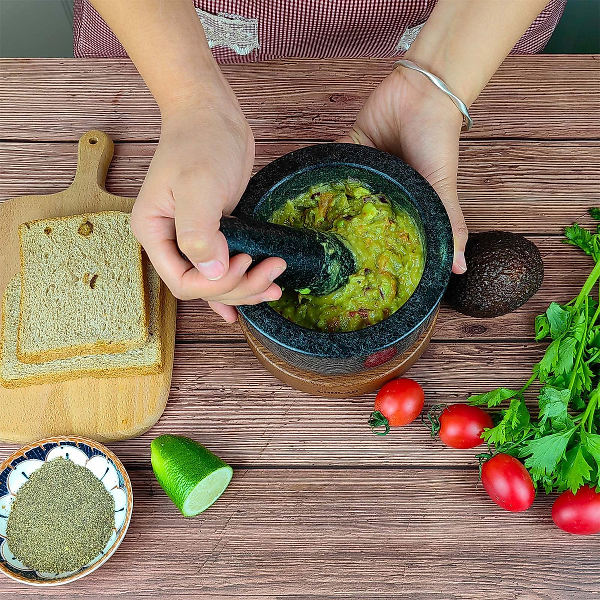 LUOLAO Large Mortar and Pestle Set, 2 Cup Capacity, Heavy Granite Stone Molcajete Bowl with Wood Base, Used in Guacamole, Salsa, Herb Crusher, Grind and Crush Spices and Nuts to Release Flavor, Black