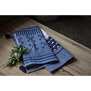 Foreside Home & Garden Blue Abstract Pattern 27 x 18 Inch Woven Cotton Kitchen Tea Towel with Hand Sewn Tassels