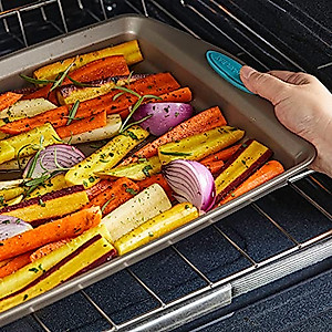 Rachael Ray Cucina Nonstick Bakeware with Grips, Nonstick Cookie Sheet / Baking Sheet - 11 Inch x 17 Inch, Latte Brown