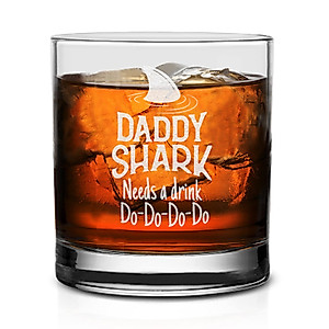 Daddy Shark Needs A Drink Do Do Do Whiskey Glass - Funny Birthday Fathers Day Gift for Dad
