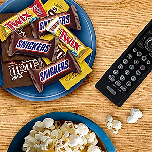 M&M'S, SNICKERS & TWIX Variety Pack Fun Size Milk Chocolate Candy Bars Assortment, 30.98-Ounce 55 Piece Bag