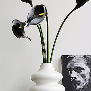 Mom Gifts 22pcs Calla Lily Artificial Flowers Vibrant and Durable Black Calla Lily Gift for Mom Latex Real Touch Calla Lily Faux Flowers Black Fake Flower Arrangement 13.4" for Home Wedding Decor