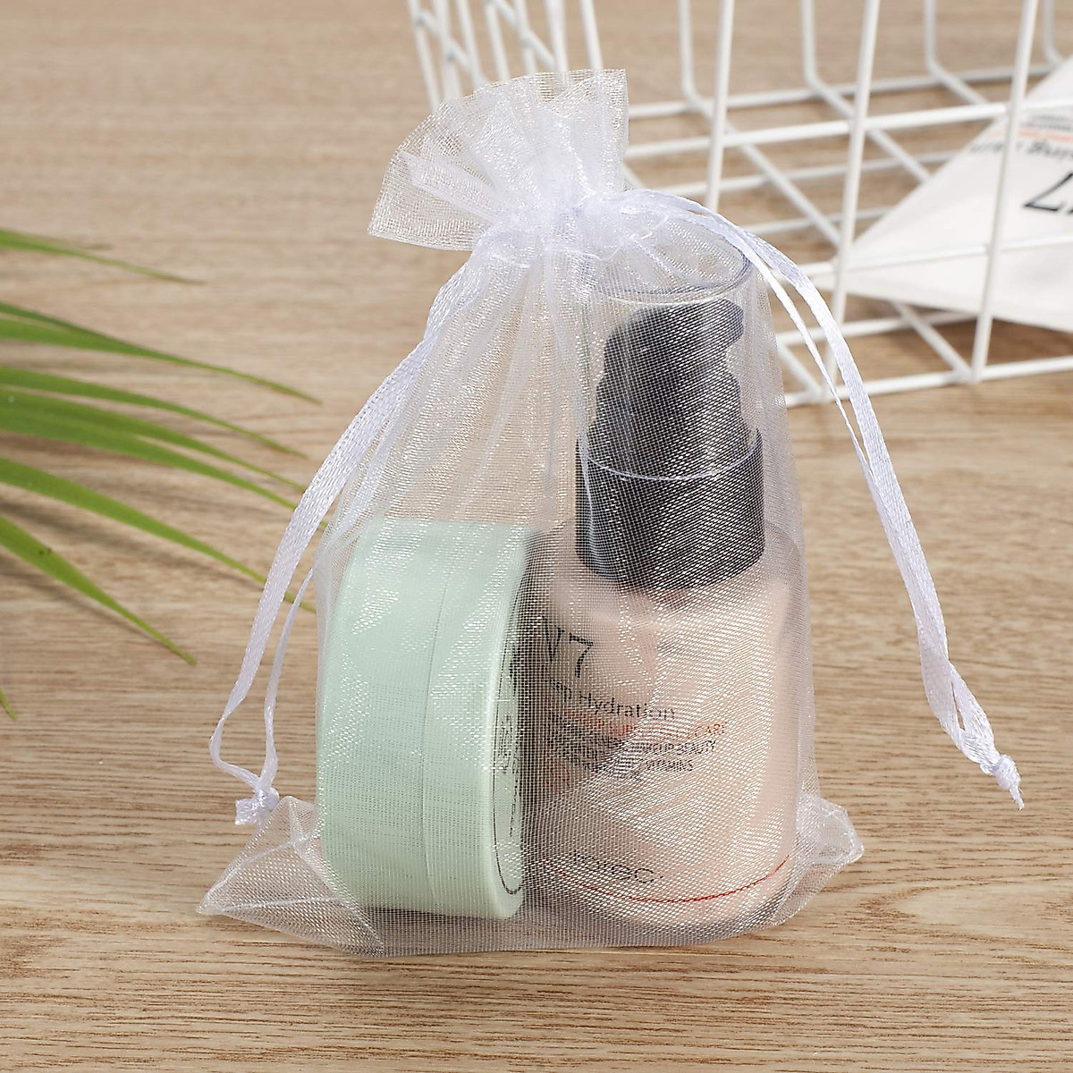 MAZYPO 100pcs White Organza Bags 2x3 inch Sheer Drawstring Gift Bags Jewelry Pouches Wedding Party Christmas Favor Gift Bags, Little Mesh Gift Pouches Mini Candy Bags for Small Presents Earrings