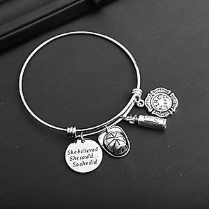 TIIMG She believed woman fire fighter (Woman Firefighter)