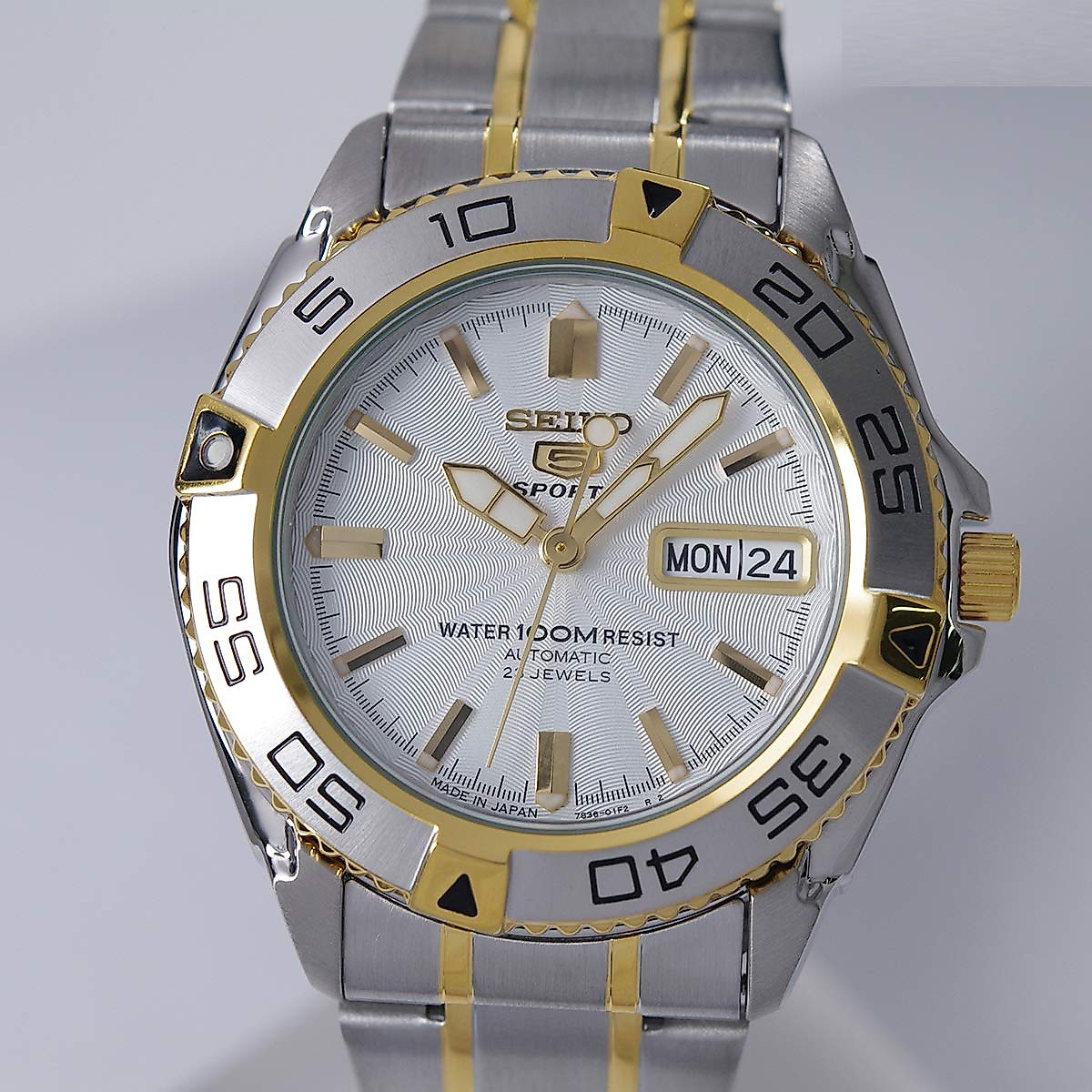 Seiko 5 Sport 5 Sports Japan-Made self-Winding Watch Men SNZB24J1 (Parallel Import)