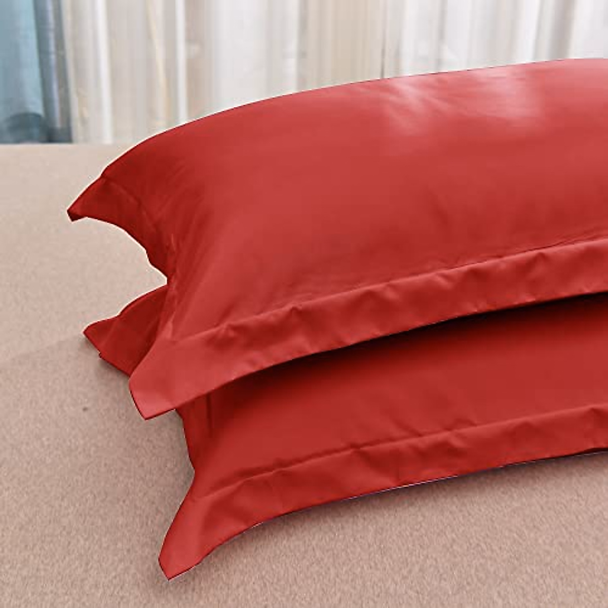 BHT Premium Microfiber Duvet Cover Set – 2 Pieces - Super Soft 1800 Thread Count with Zipper Closure - Fade & Wrinkle Resistant (Red, Twin)