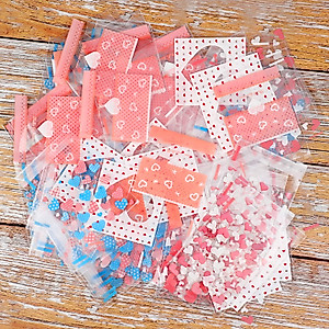 Konsait 200pcs Valentines Cellophane Bags, Valentines Cookie Candy Treat Bags Self-Adhesive Sweets Biscuit Bags Plastic Bags for Valentines Party Favors Supplies, Heart Gifts Goody Bags