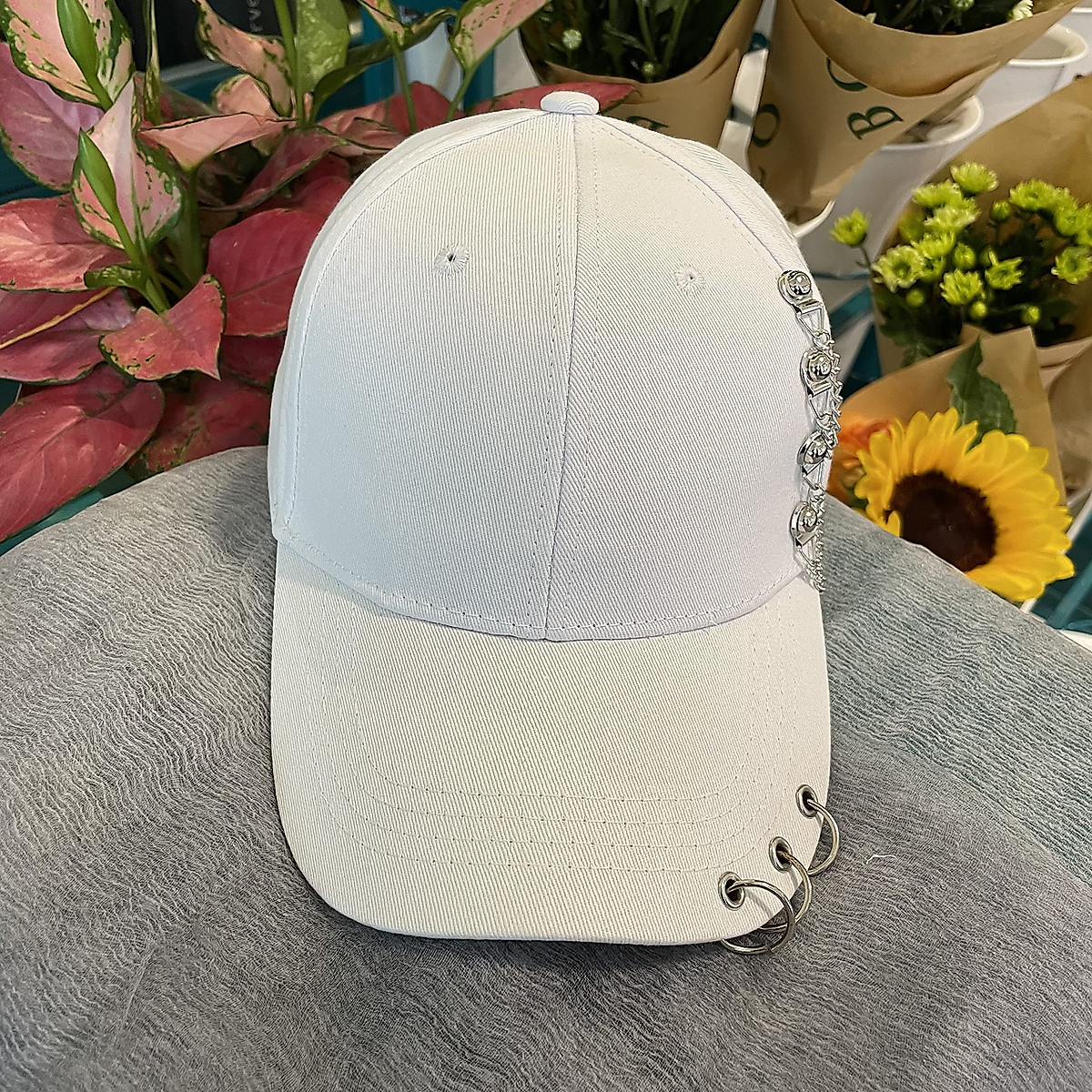 iZOA Caps and Hats for Men and Women Ring and Chain Decored Casual Adjustable Unisex Baseball Caps Ball Caps