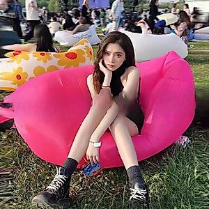 This inflatable sofa has a white design, simple and generous. It can be used for relaxation and outdoor activities such as picnics, camping, etc. (黄色,190 * 70cm)
