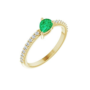 Solid 14k Yellow Gold Solitaire Created Emerald and 1/6 Cttw Diamond Ring Band (Width = 5.3mm) - Size 6.5