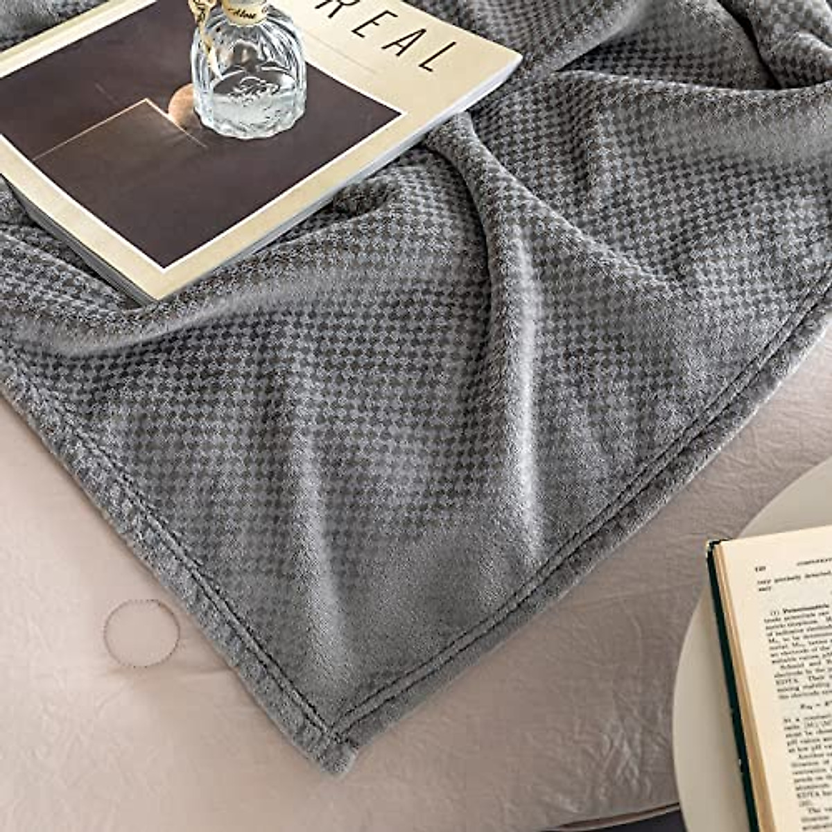 Qidordour Throw Blankets, Checkered Blanket, 60x80 Inch Flannel Fleece Jacquard Bed Throw, 310GSM Soft Microfiber Plush Fuzzy Cozy Luxury Bed Blanket for Couch, Sofa, Bedroom, Travel, Christmas, Grey